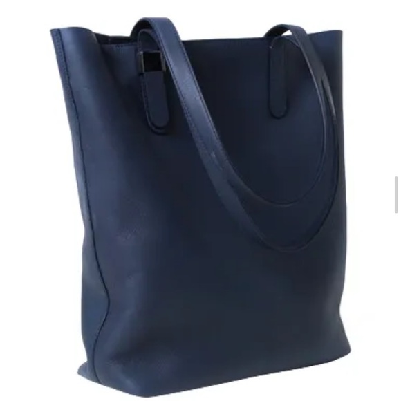 Everlane | Bags | Everlane Petra Dark Blue Pebbled Leather Magazine ...